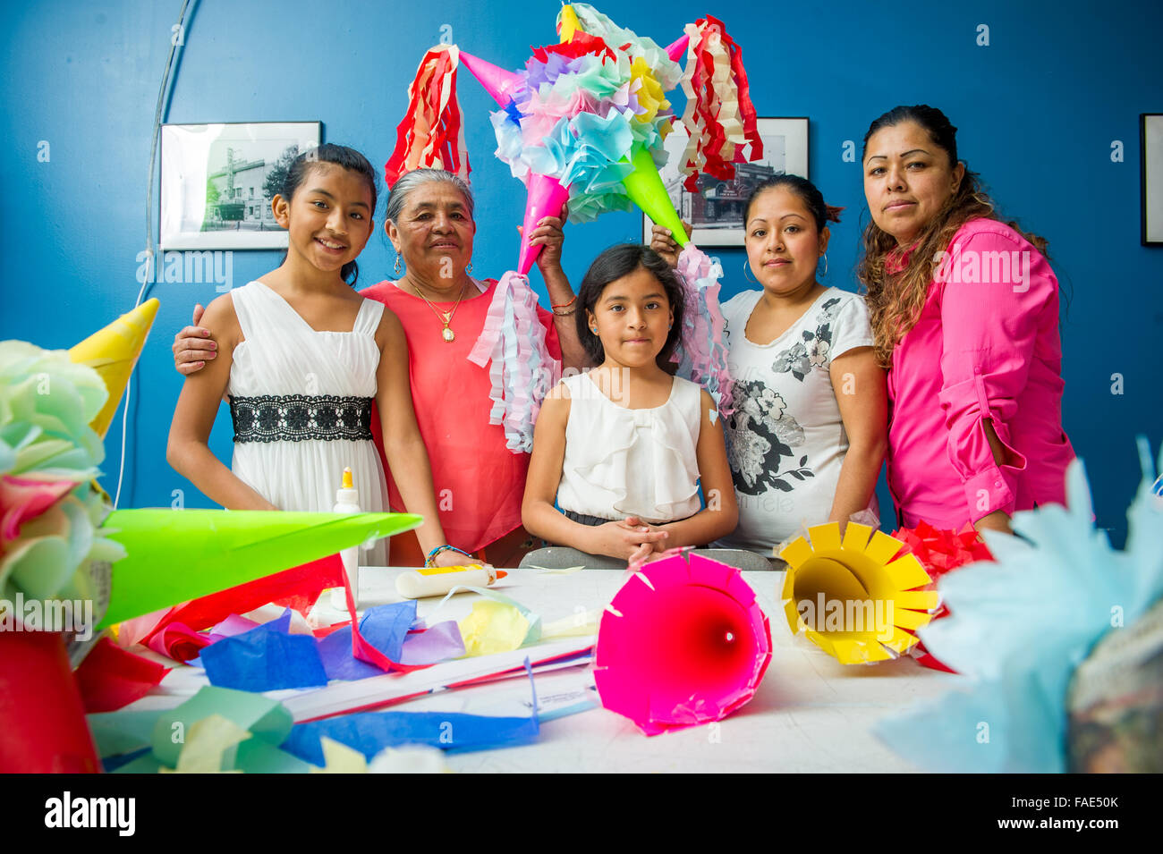 Process of making a Mexican pi–ata Stock Photo - Alamy
