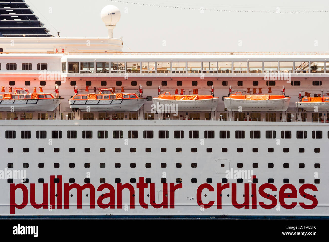 Ship superstructure hull deck hi-res stock photography and images - Alamy