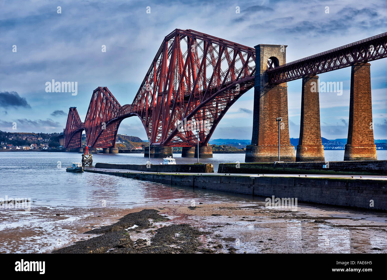 Forth railway bridge steel hi-res stock photography and images - Alamy