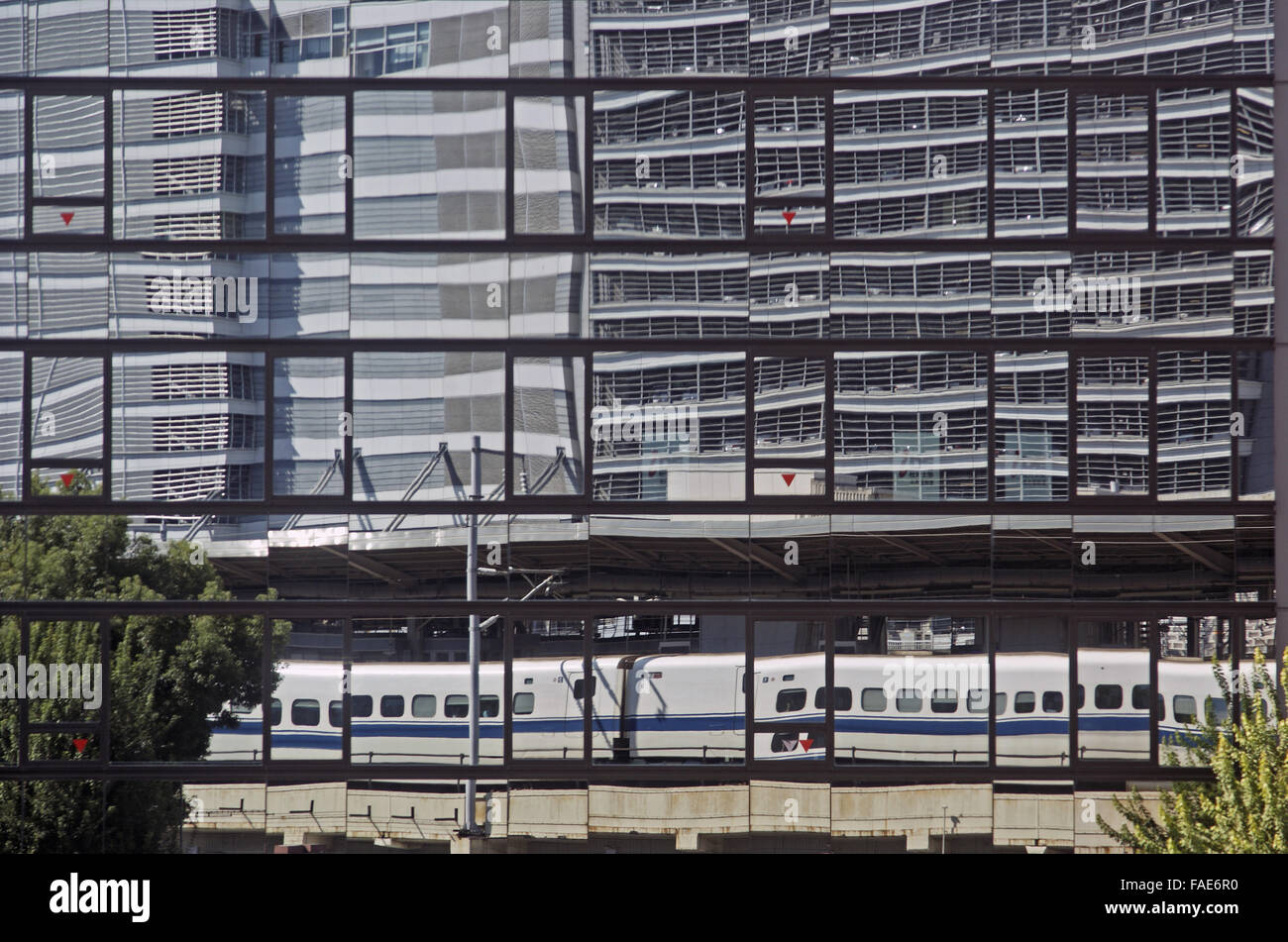 Building reflection train hi-res stock photography and images - Alamy