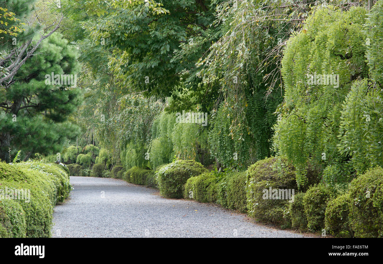 Overhanging gardens hi-res stock photography and images - Alamy