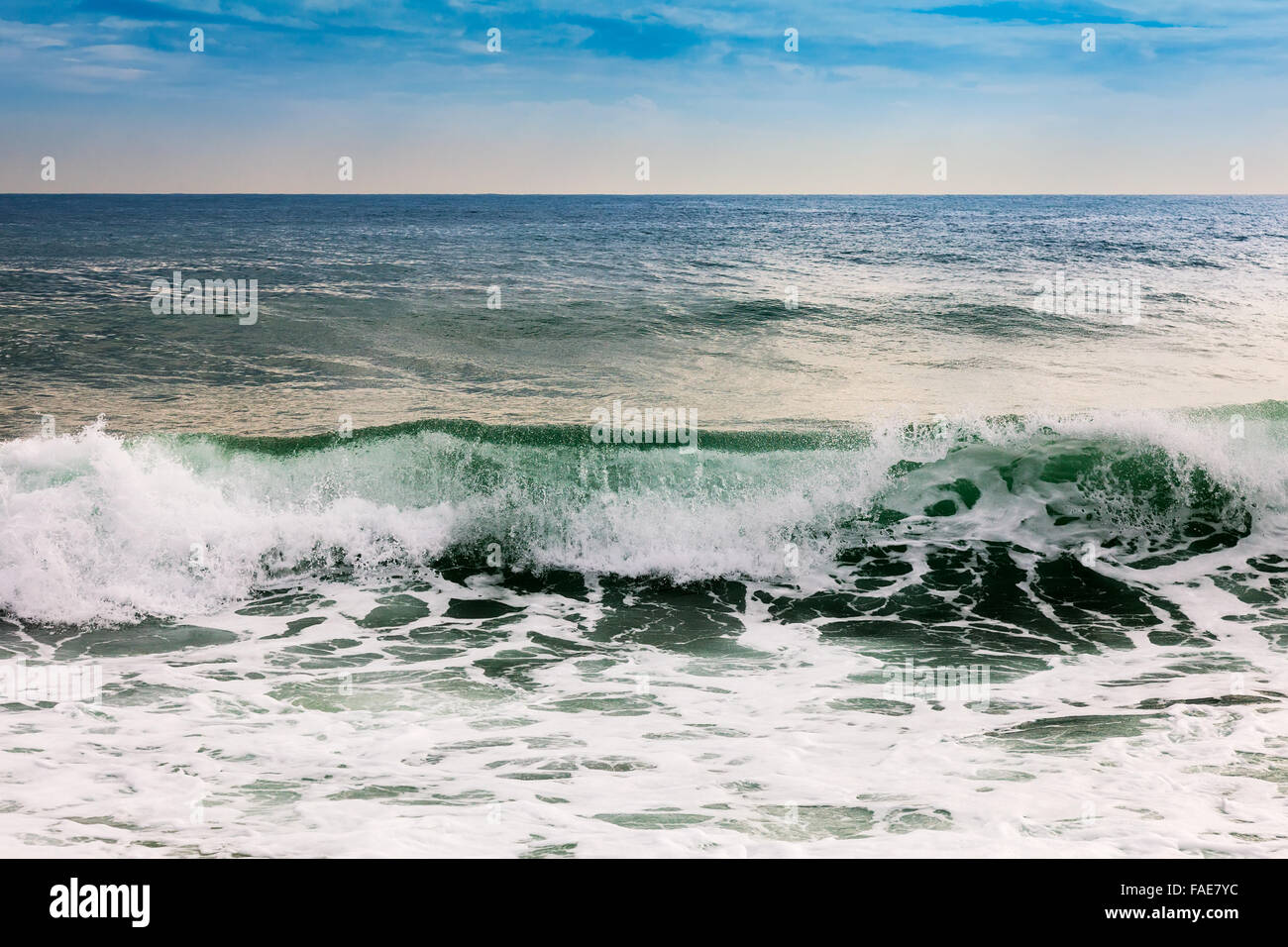 Strong sea waves foam hi-res stock photography and images - Alamy