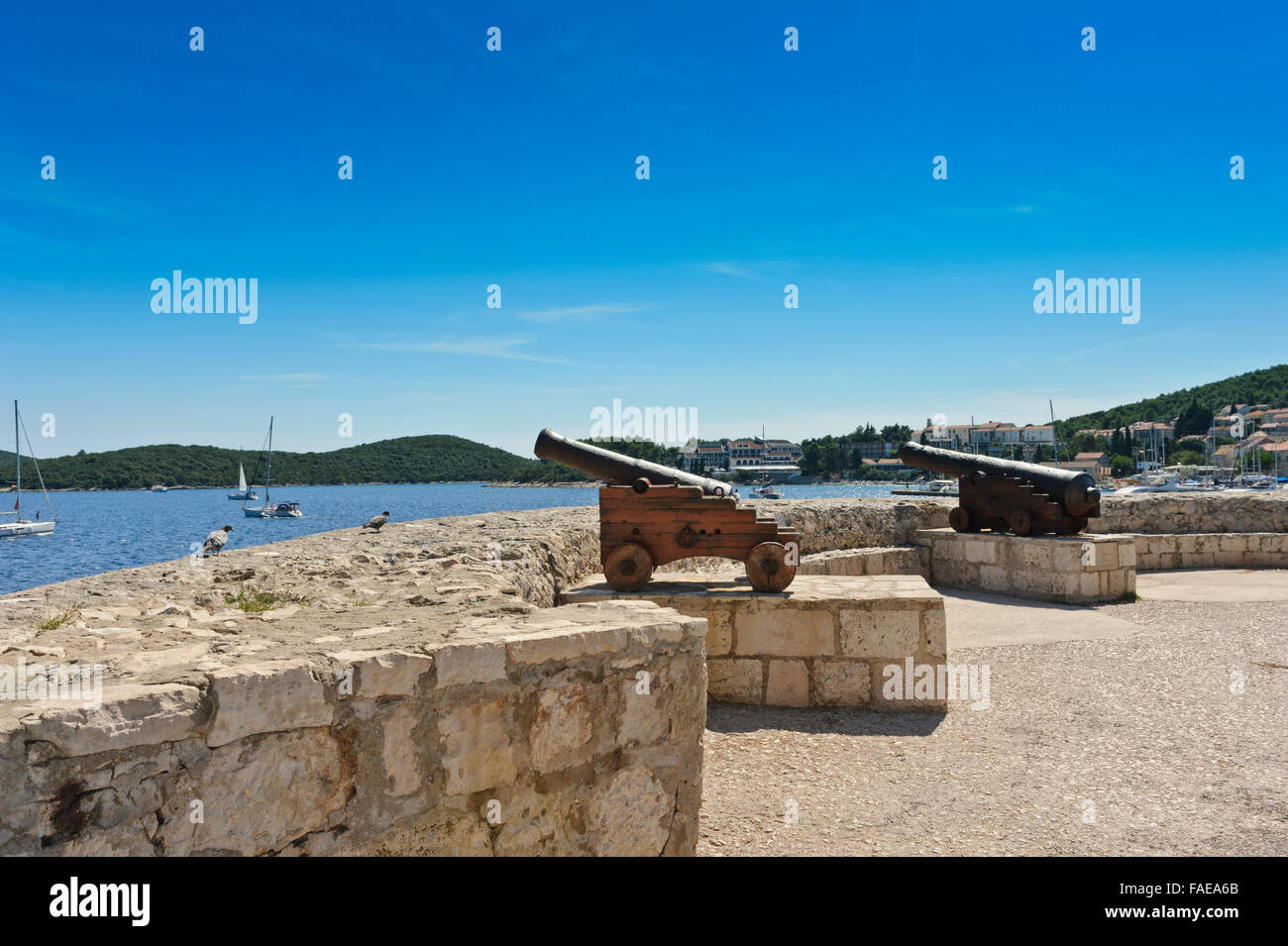 Two old cannons hi-res stock photography and images - Alamy