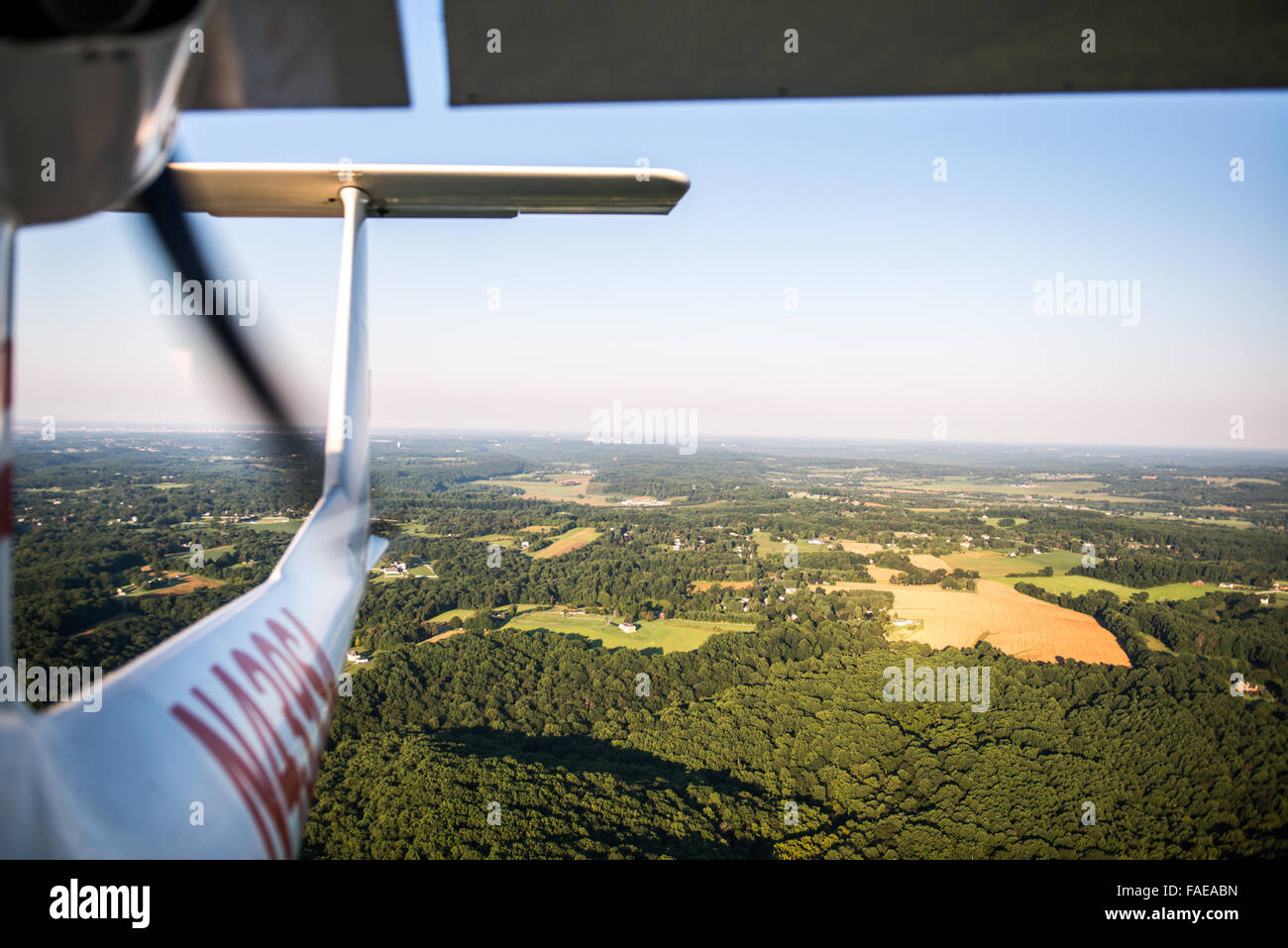 Plane back view hi-res stock photography and images - Alamy