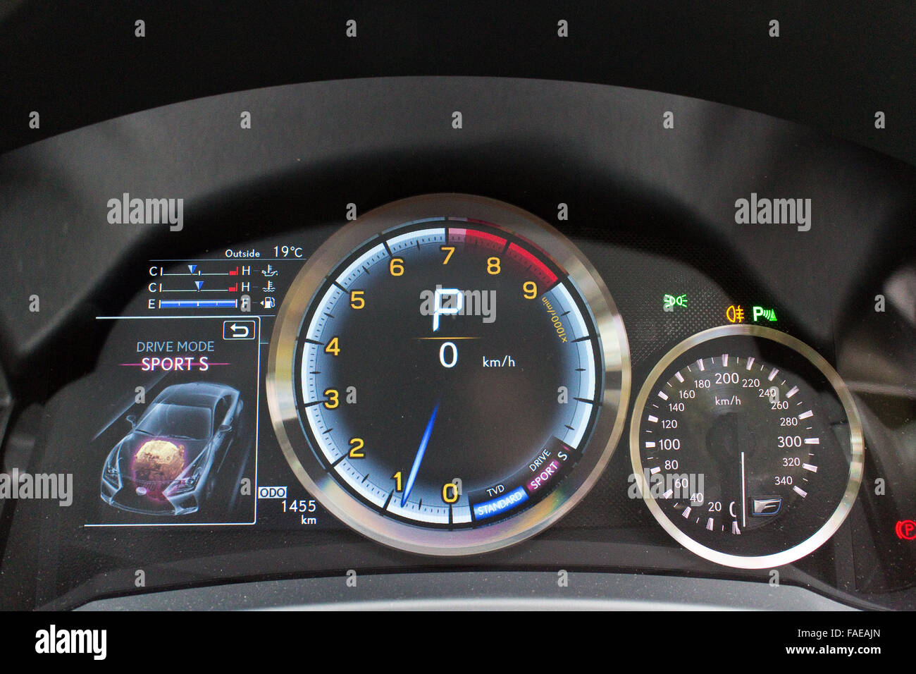 Lexus rc f hi-res stock photography and images - Alamy