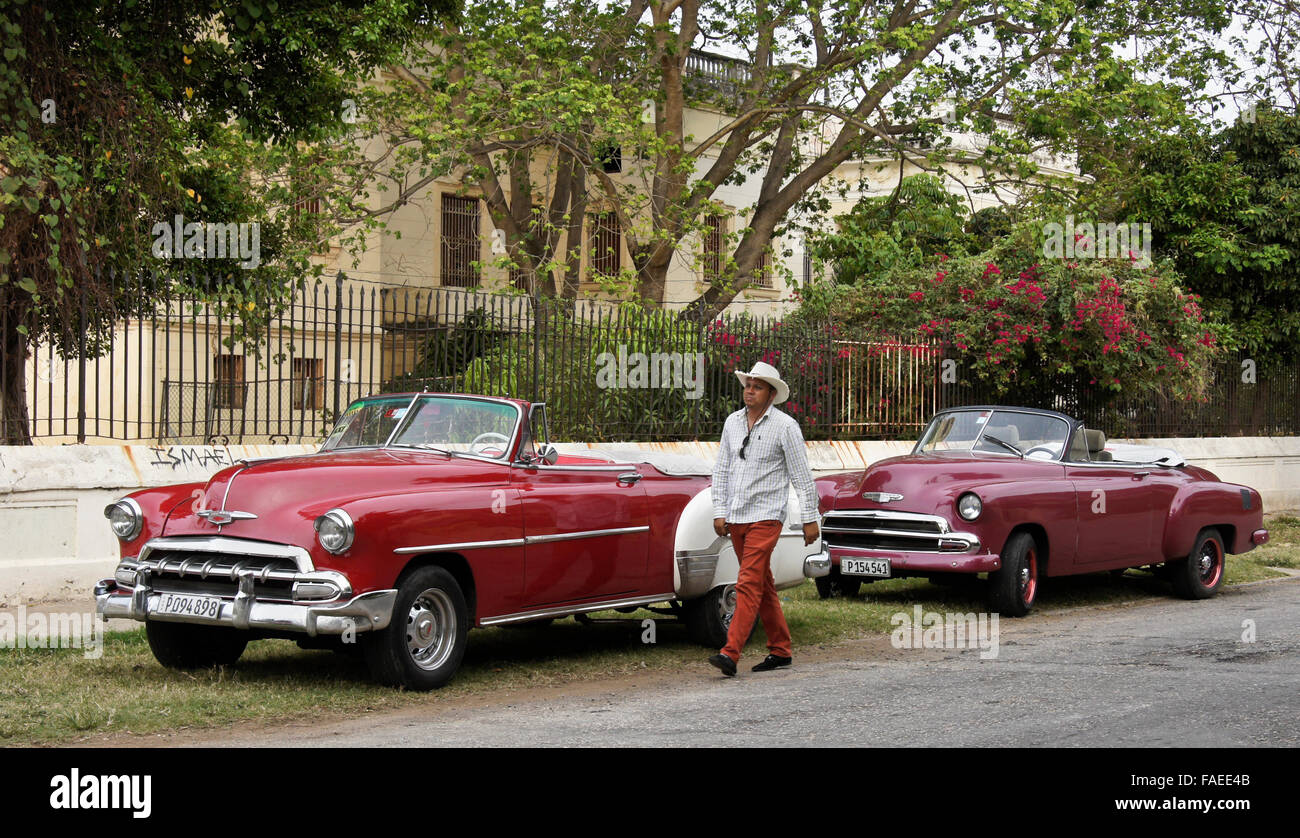 Autos in cuba hi-res stock photography and images - Alamy