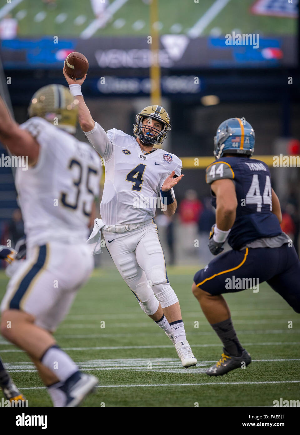 Annapolis, MD, USA. 28th Dec, 2015. Pittsburgh Panthers quarterback ...