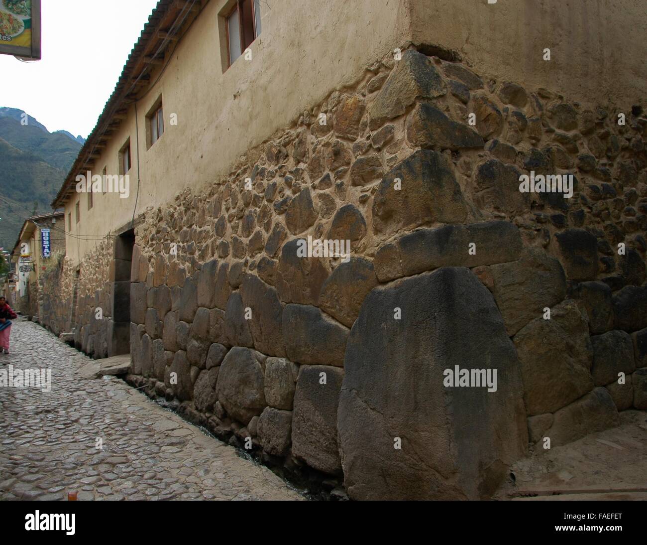 Ancient Incan stonework in Ollantaytambo, Peru Stock Photo - Alamy