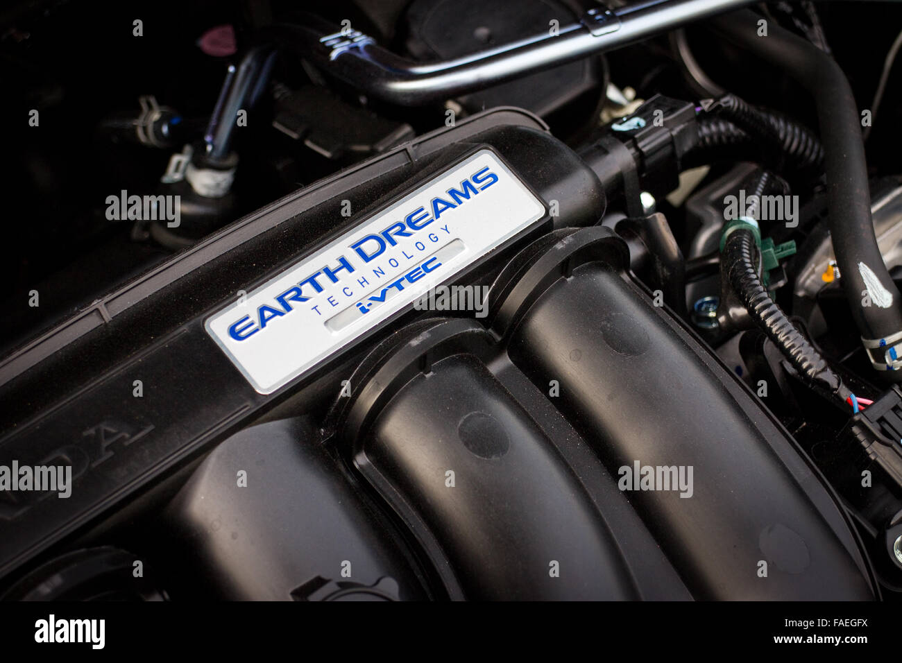 Honda car engine hi-res stock photography and images - Alamy
