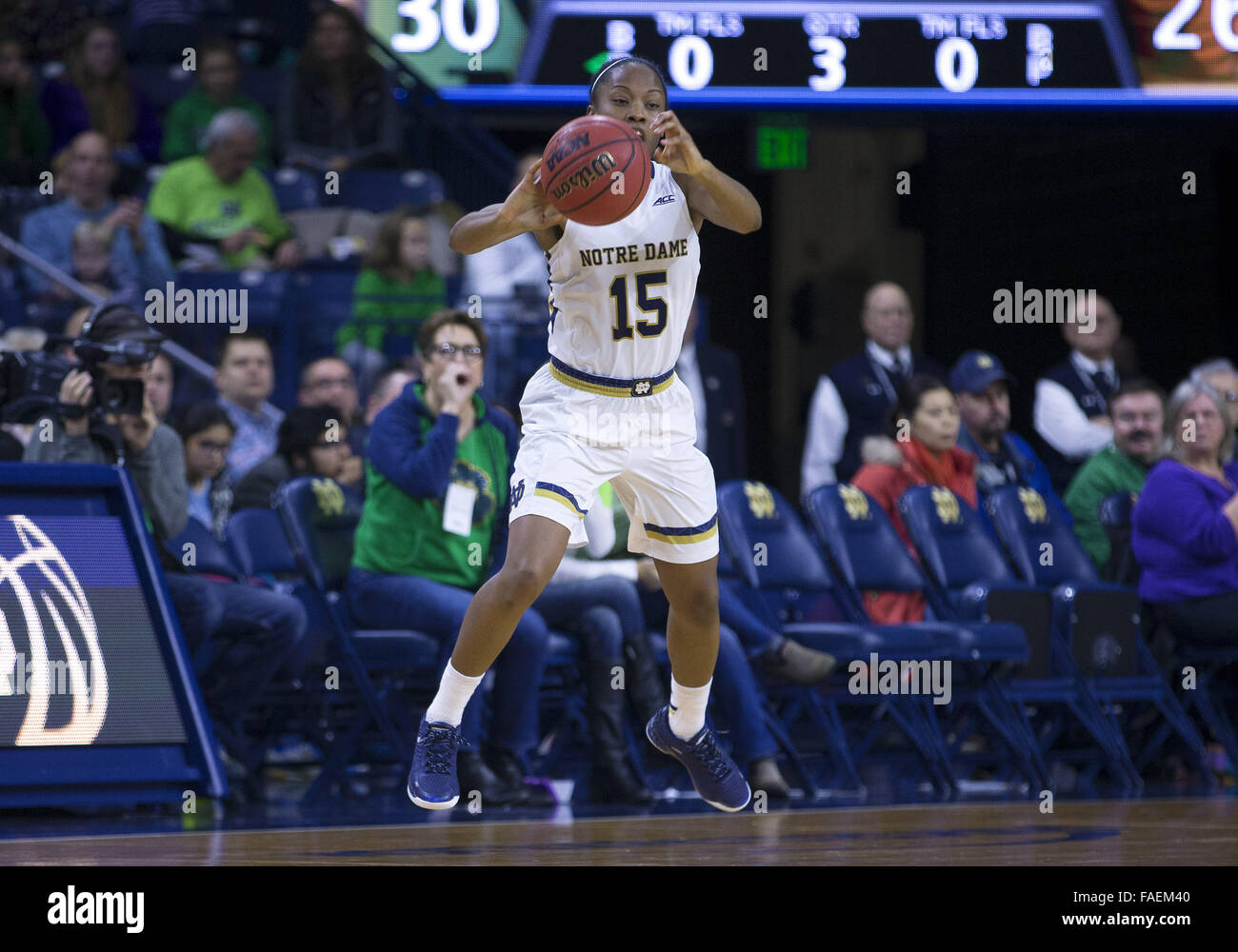 South Bend, Indiana, USA. 28th Dec, 2015. Notre Dame guard Lindsay ...
