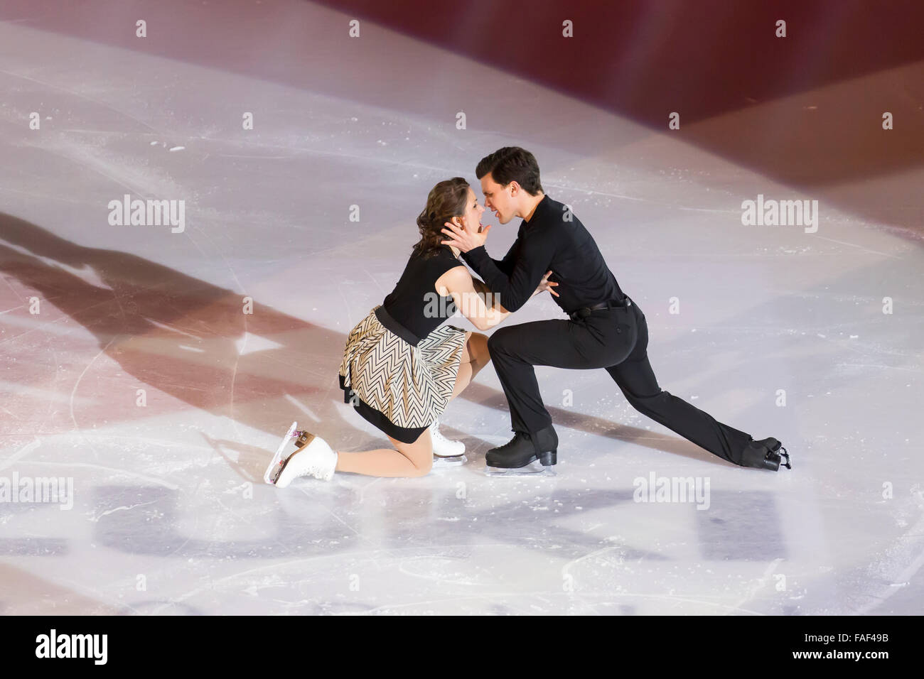 Charlene Guignard e Marco Fabbri skating free dance champions Stock ...