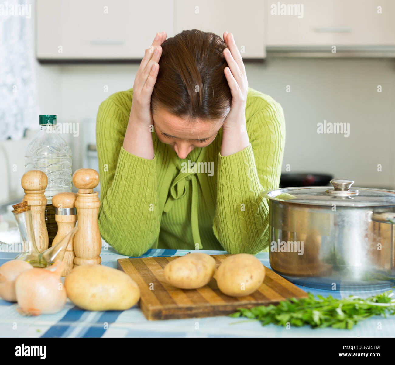 Soup kitchen depression hi-res stock photography and images - Alamy