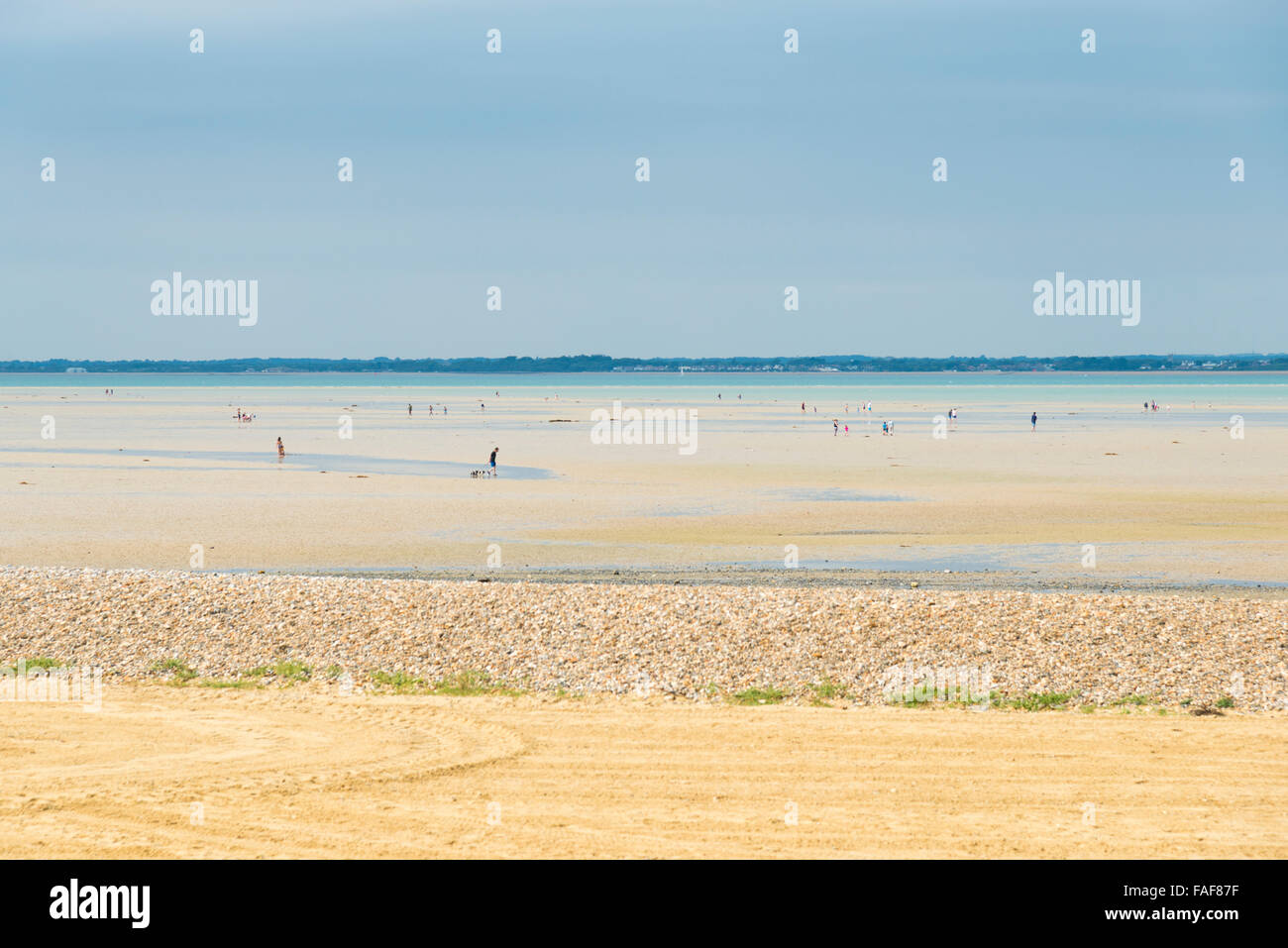 Beach ryde isle wight low hi-res stock photography and images - Alamy