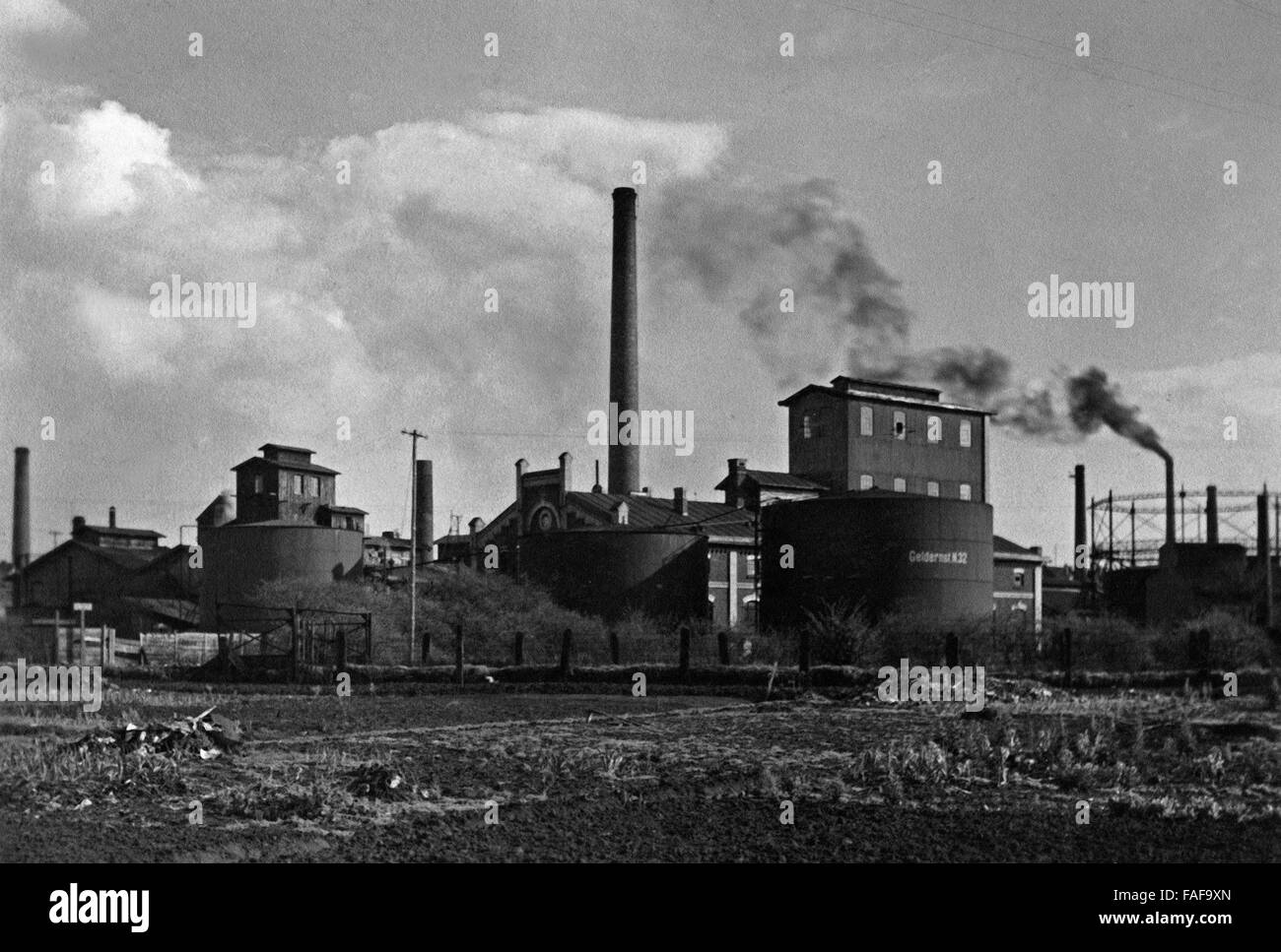Schornstein gaswerk hi-res stock photography and images - Alamy
