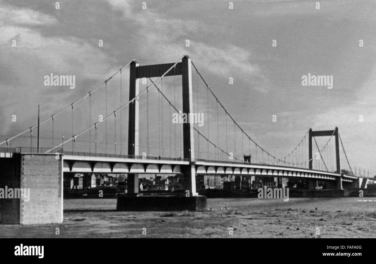 Die fertige Adolf-Hitler-Brücke (später: Rodenkirchener Brücke) im ...