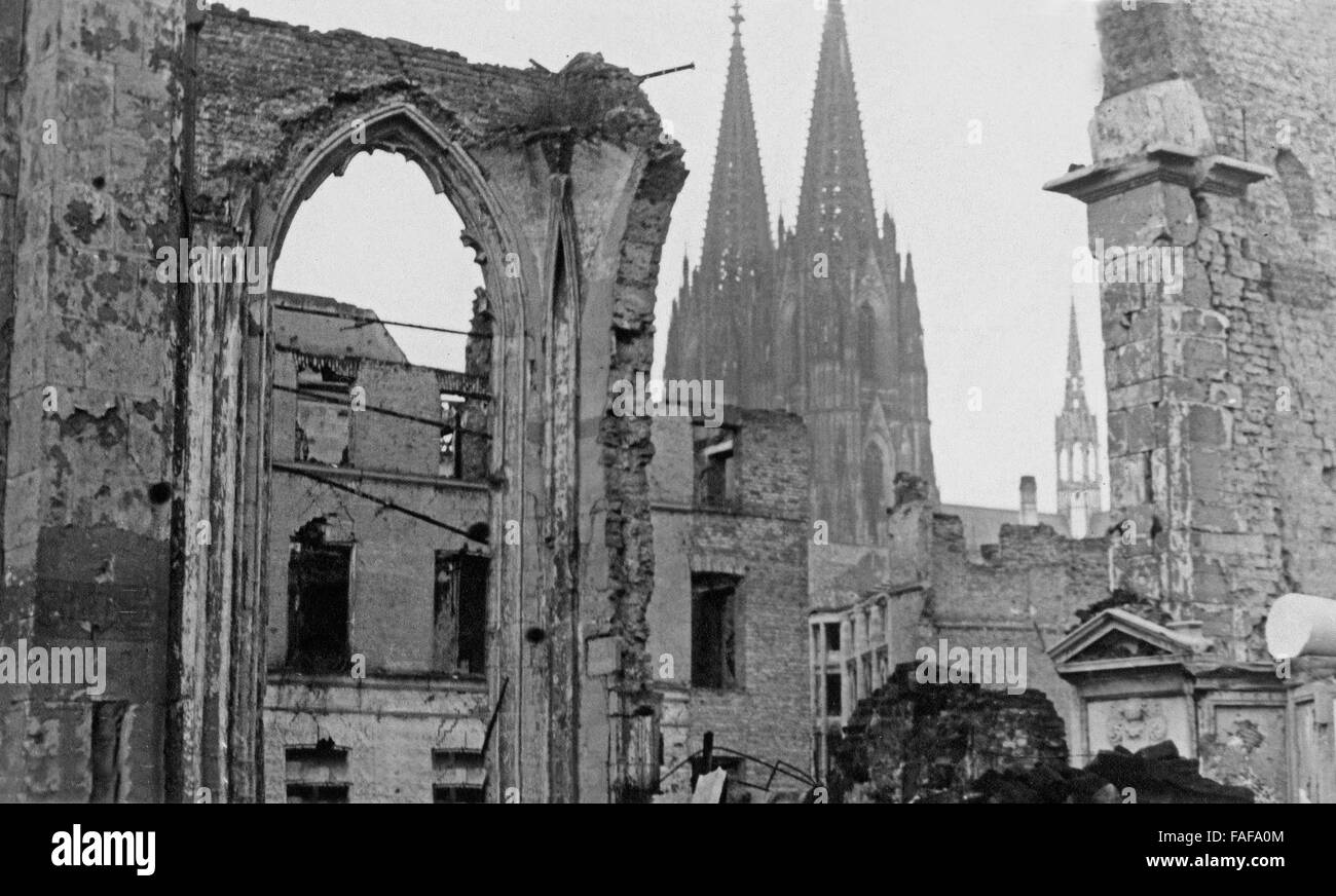 Cologne cathedral ww2 hi-res stock photography and images - Alamy