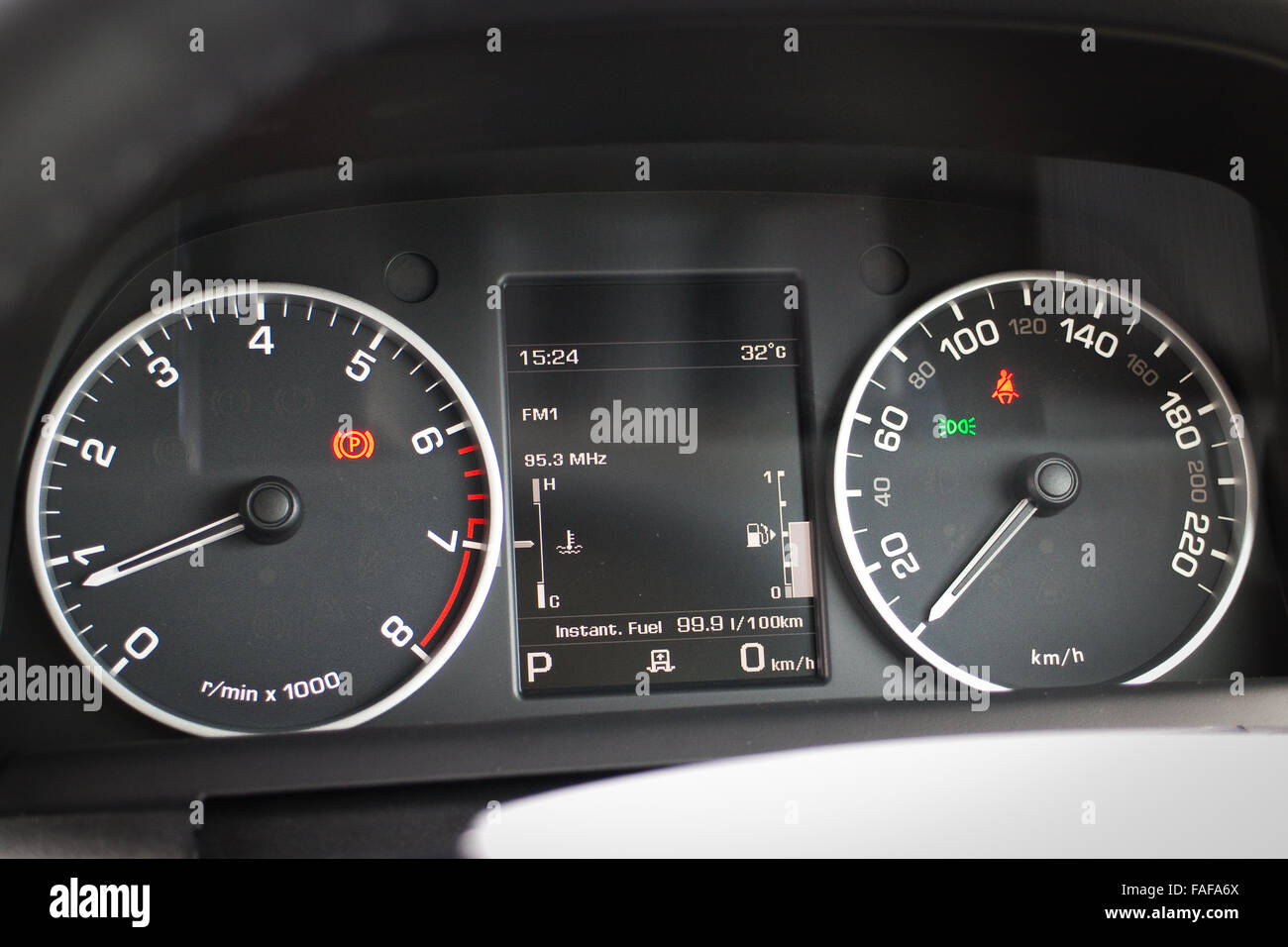 Land rover dashboard hi-res stock photography and images - Alamy