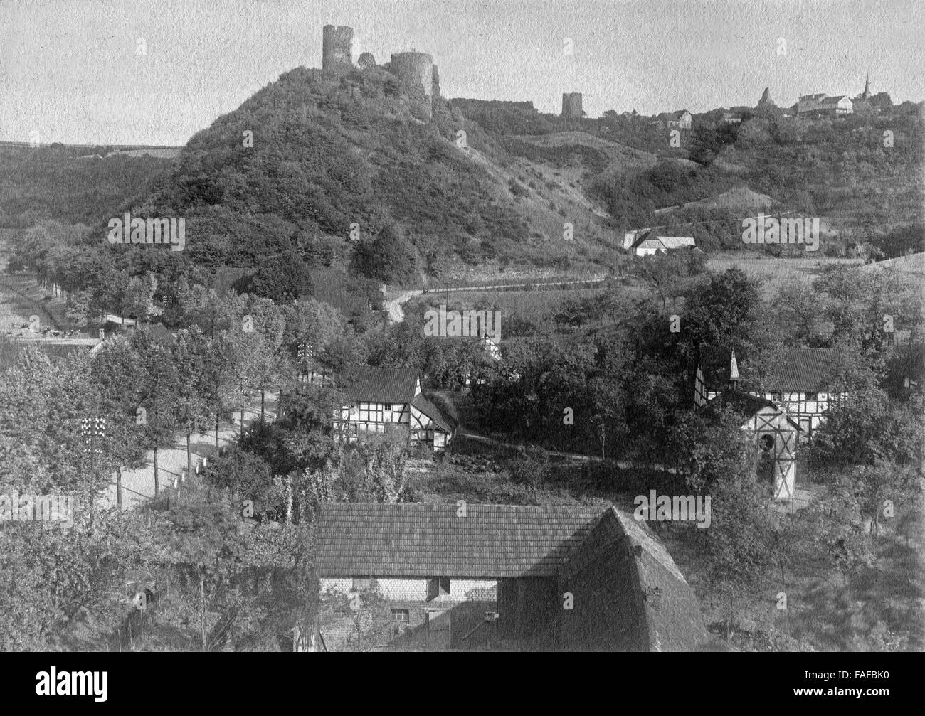 Burg und Stadt Blankenberg in Hennef an der Sieg, Deutschland 1920er ...