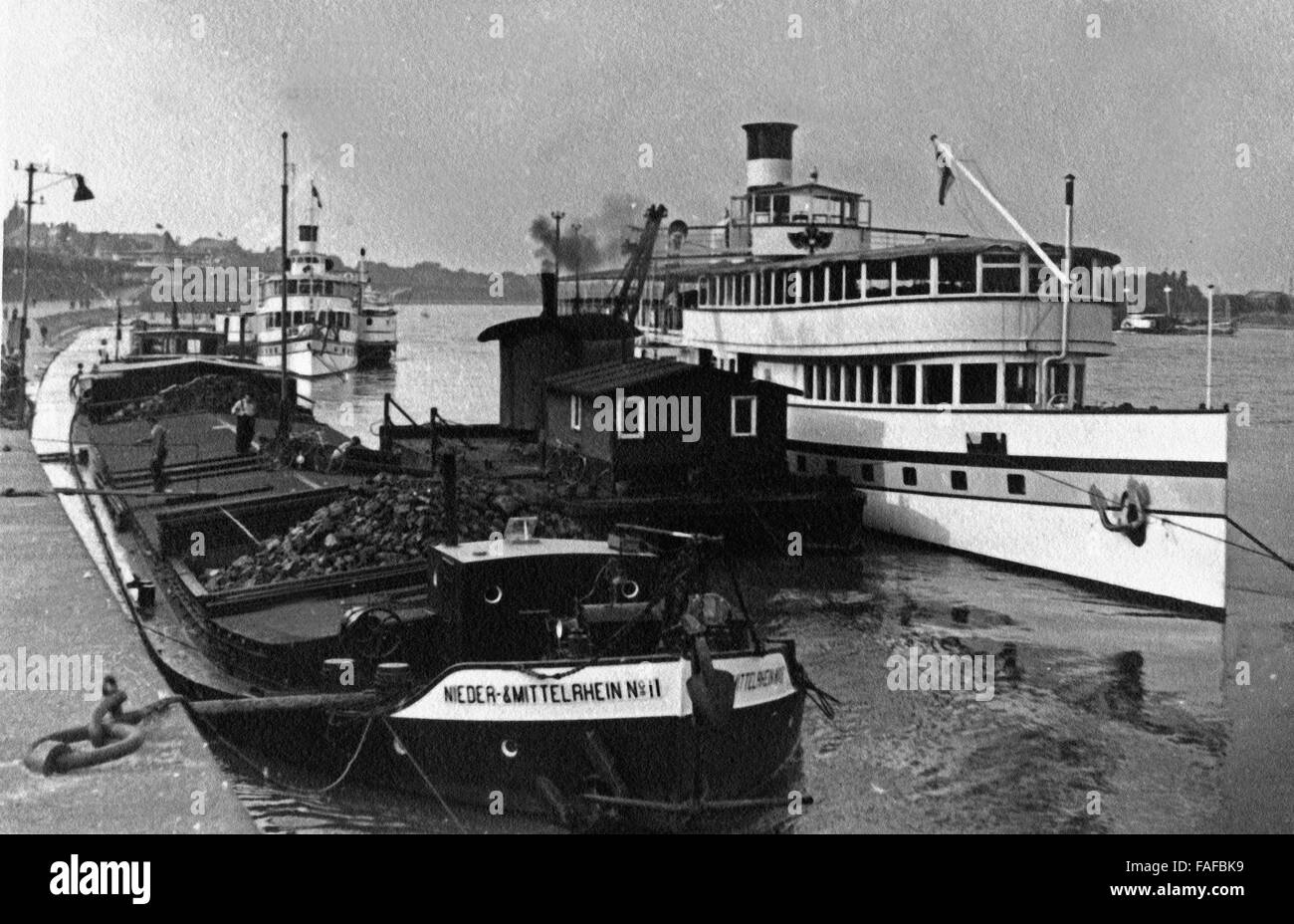 Steam Ship 1930s High Resolution Stock Photography and Images - Alamy