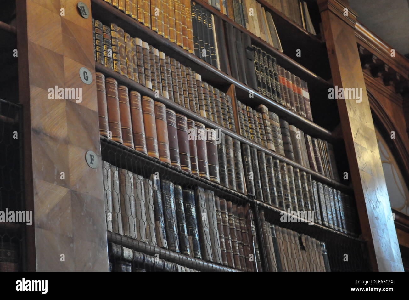 Ancient books hi-res stock photography and images - Alamy