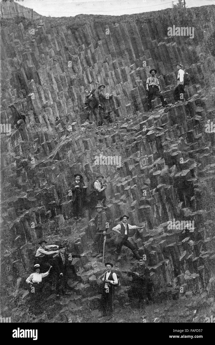 Bergsteigen bergsteiger Black and White Stock Photos & Images - Alamy