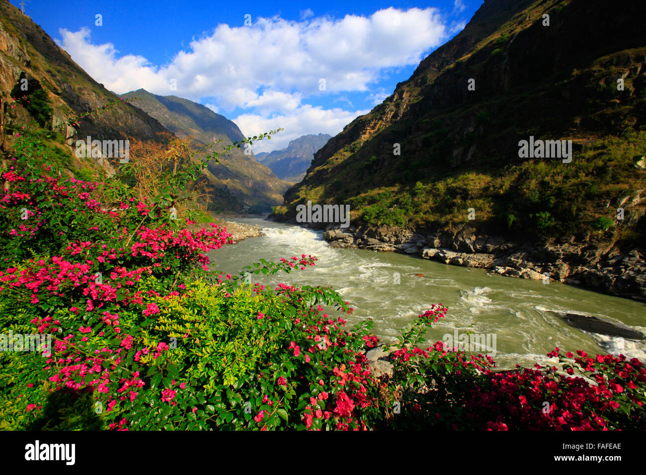 Nujiang hi-res stock photography and images - Alamy