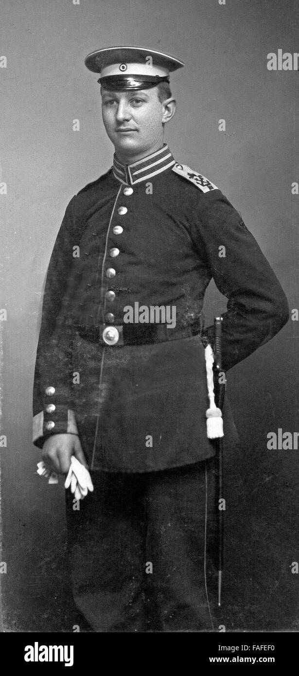 Porträt eines Mannes in Uniform, Deutschland 1900er Jahre. Portrait of ...