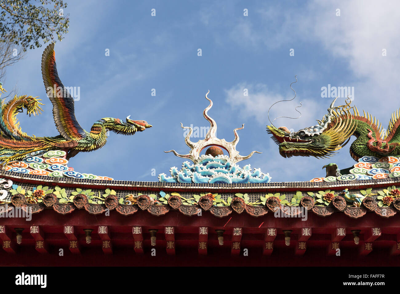 Chinese moon gate hi-res stock photography and images - Alamy