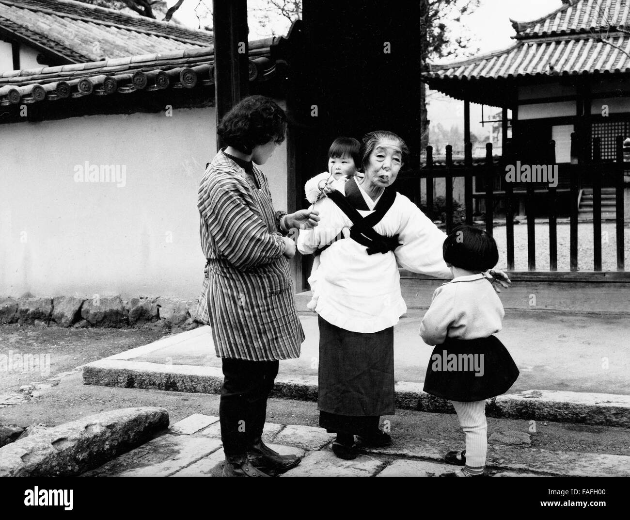 Three people japanese child children Black and White Stock Photos ...