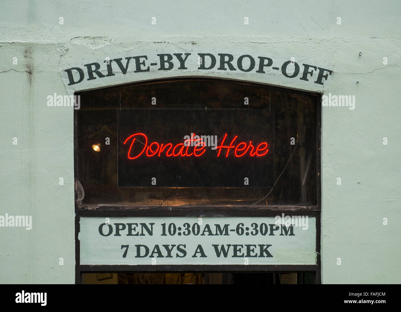 Donate here sign hi-res stock photography and images - Alamy