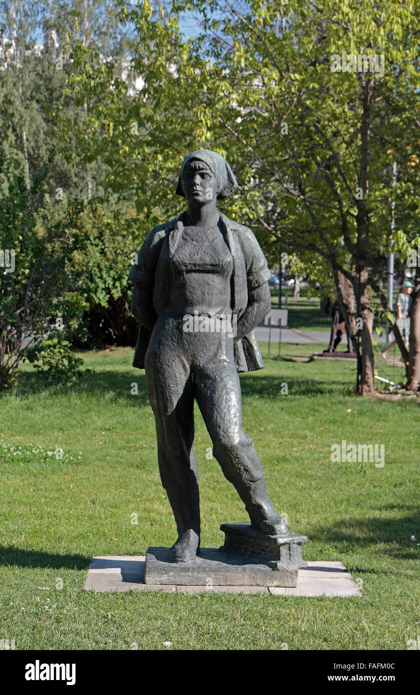 "A Woman Builder" sculpture in the Fallen Monument Park (Muzeon Park of ...