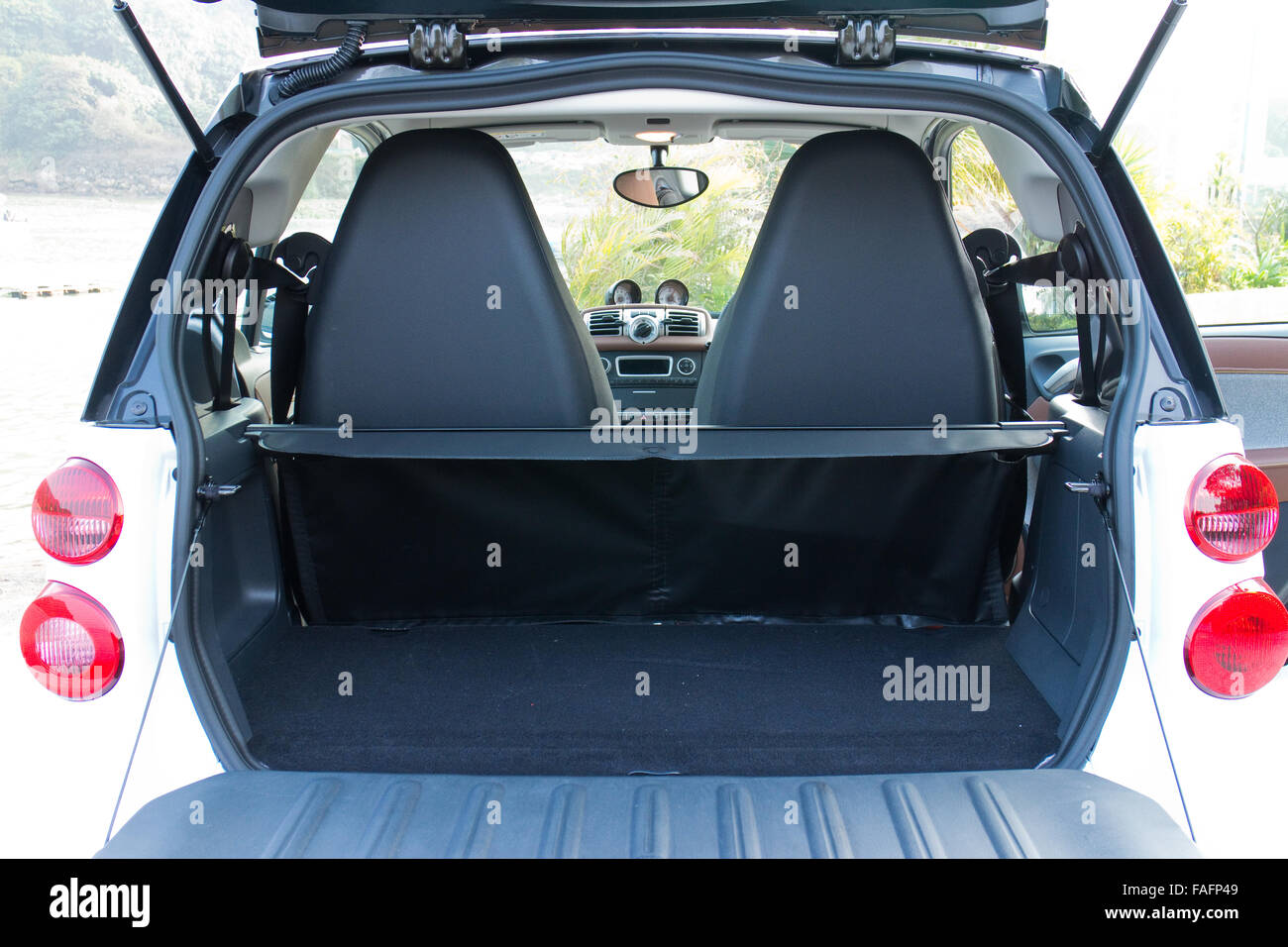 Smart car fortwo hatchback hi-res stock photography and images - Alamy