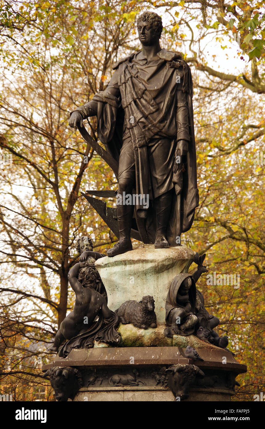 Bronze Statue Francis Duke Bedford Russell Square Stock Photo - Alamy