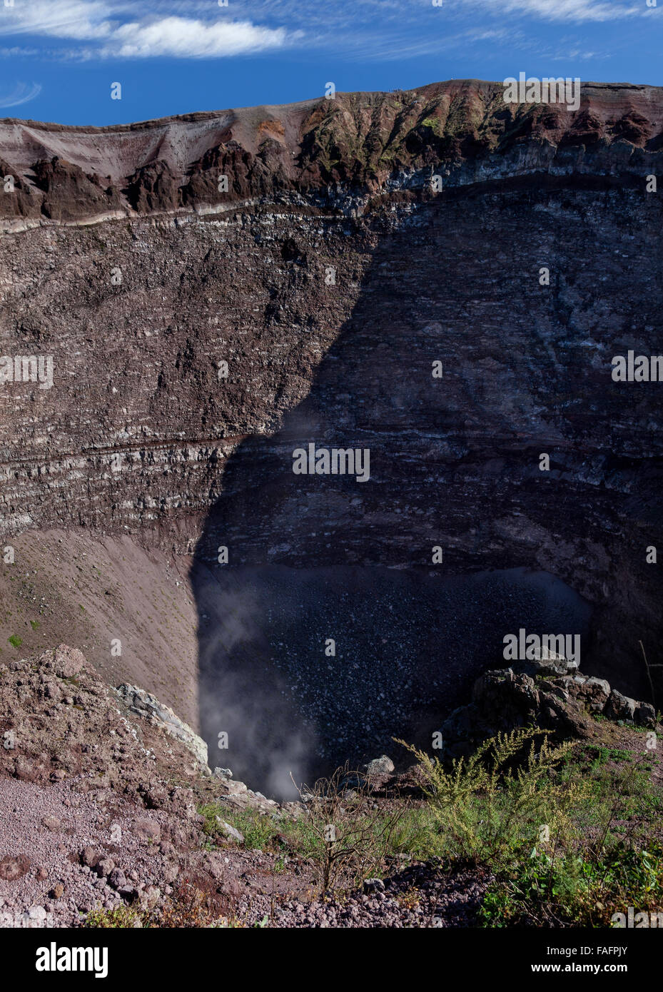 View inside crater mount vesuvius hi-res stock photography and images ...