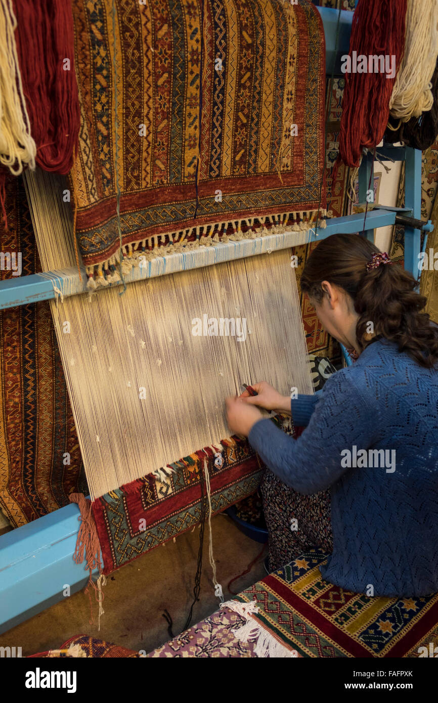 Woman weaving rug loom hi-res stock photography and images - Alamy