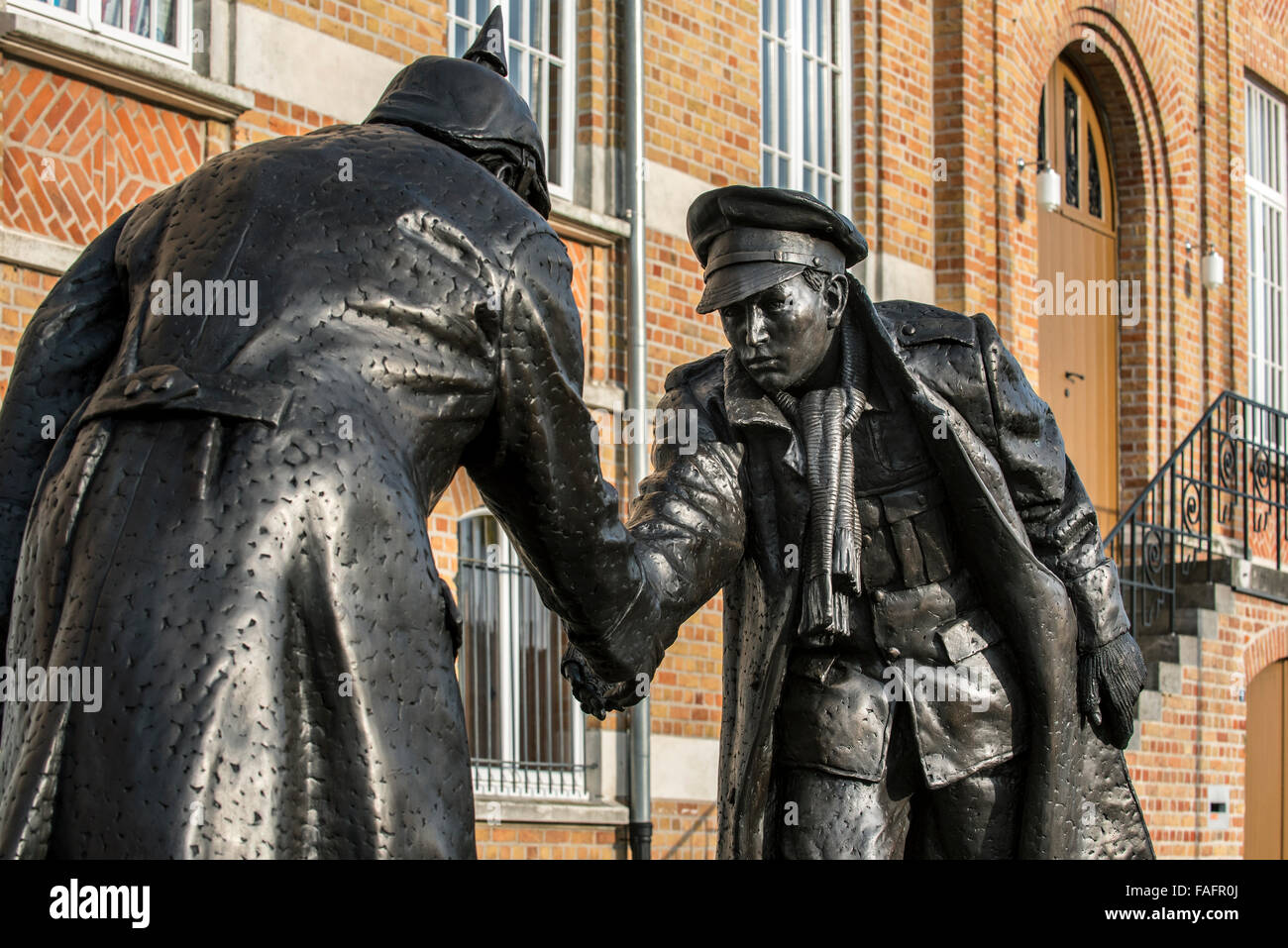 Statue representing British and German soldiers shaking hands during ...