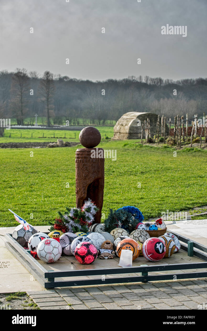 Christmas truce wwi memorial hi-res stock photography and images - Alamy