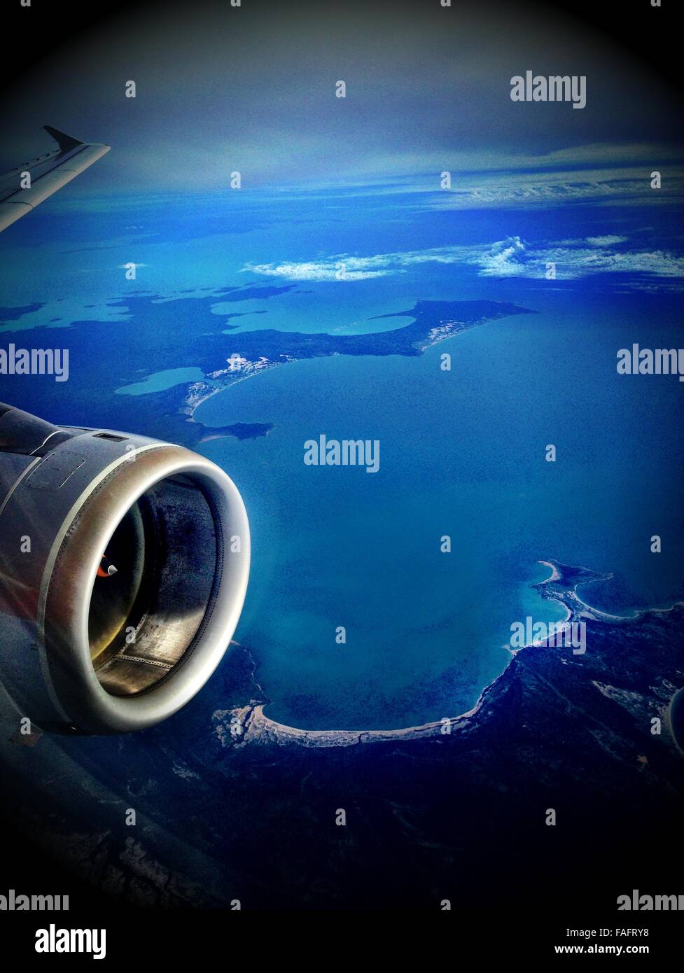 Flying jet plane hi-res stock photography and images - Alamy