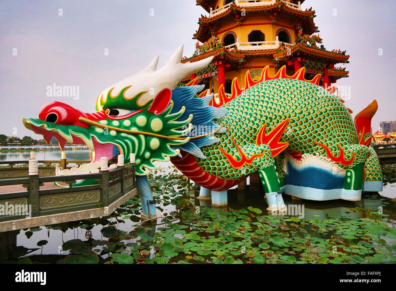 Dragon and Tiger Pagodas at night, Lotus Pond, Kaohsiung, Taiwan Stock ...