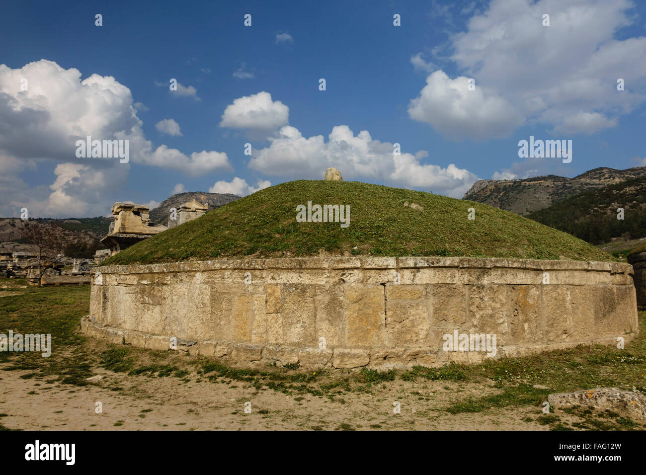 Turkey travel - early AD period stone tombs of the Phrygian necropolis ...