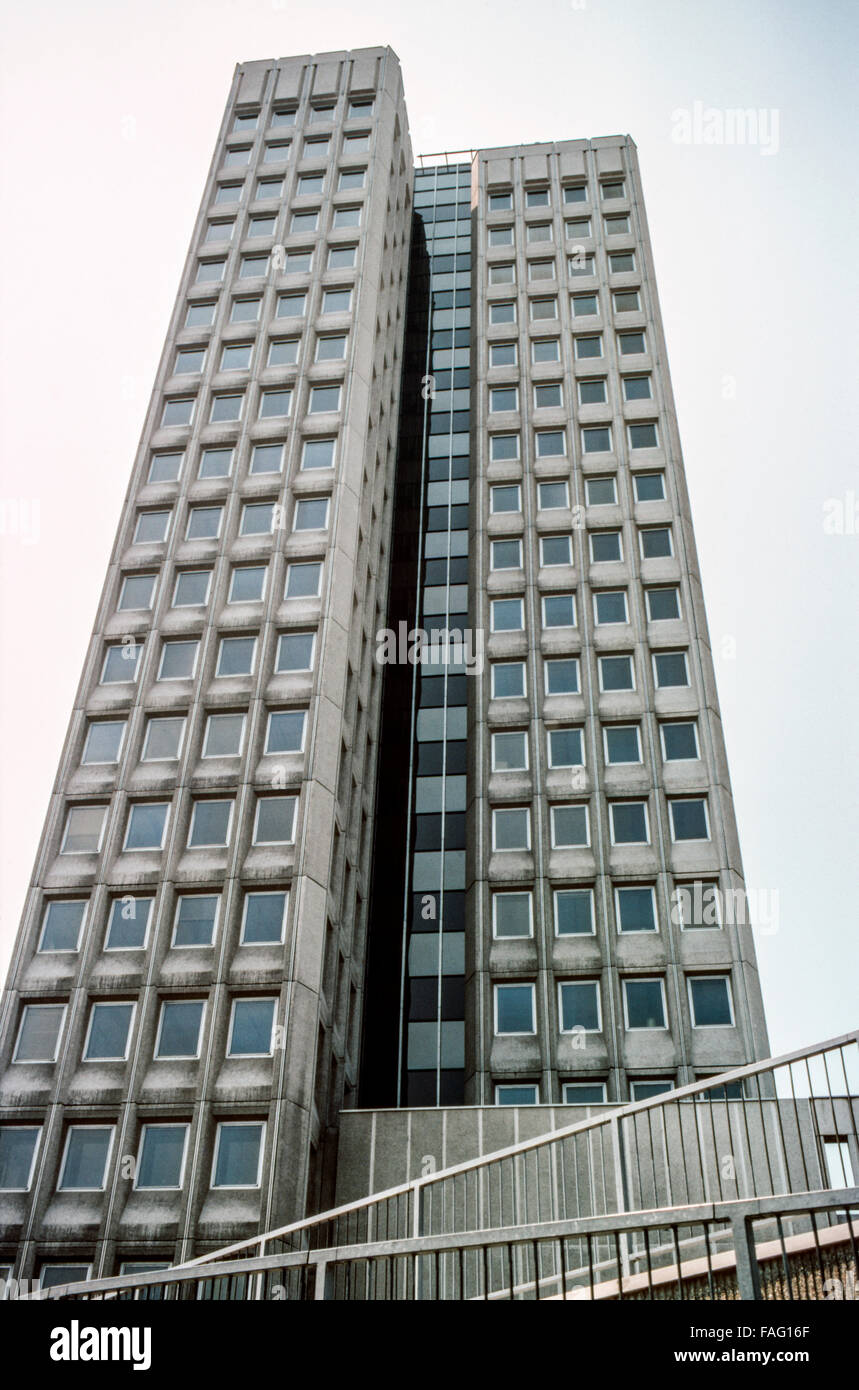 Hemel Hempstead, Tower block, Windows Stock Photo - Alamy