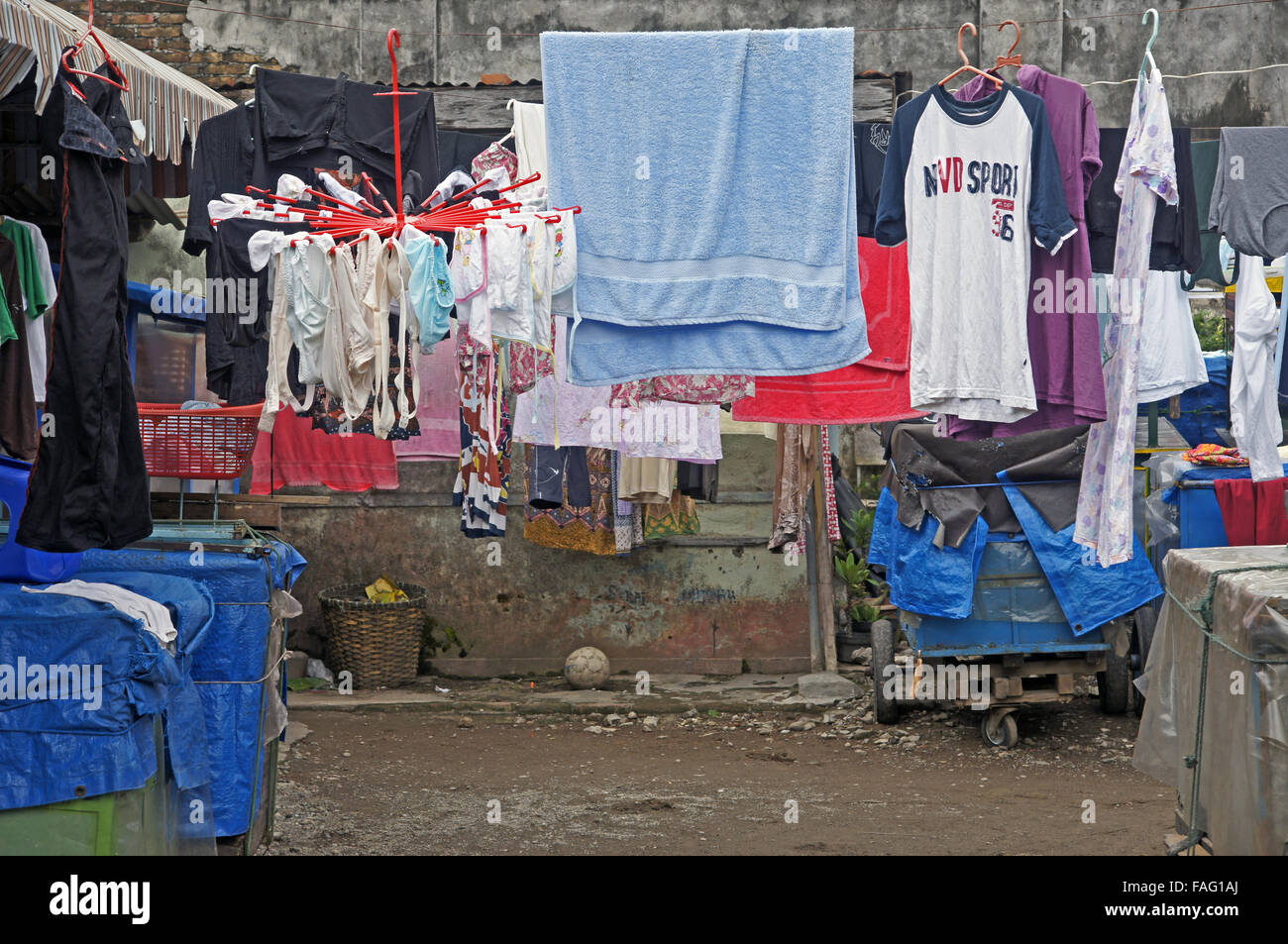 Indonesia, java washing hi-res stock photography and images - Alamy