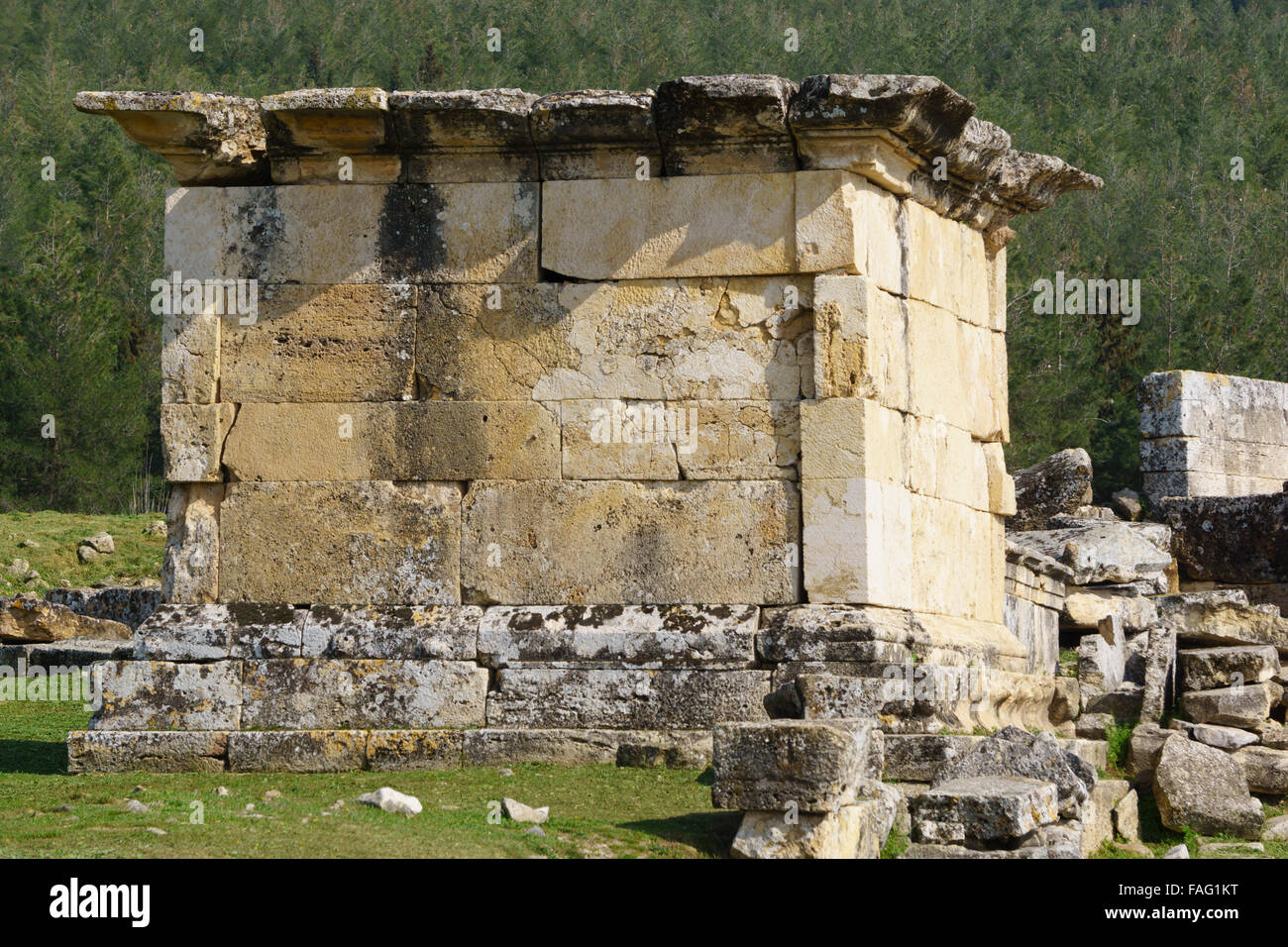 Turkey travel - early AD period stone tombs of the Phrygian necropolis ...