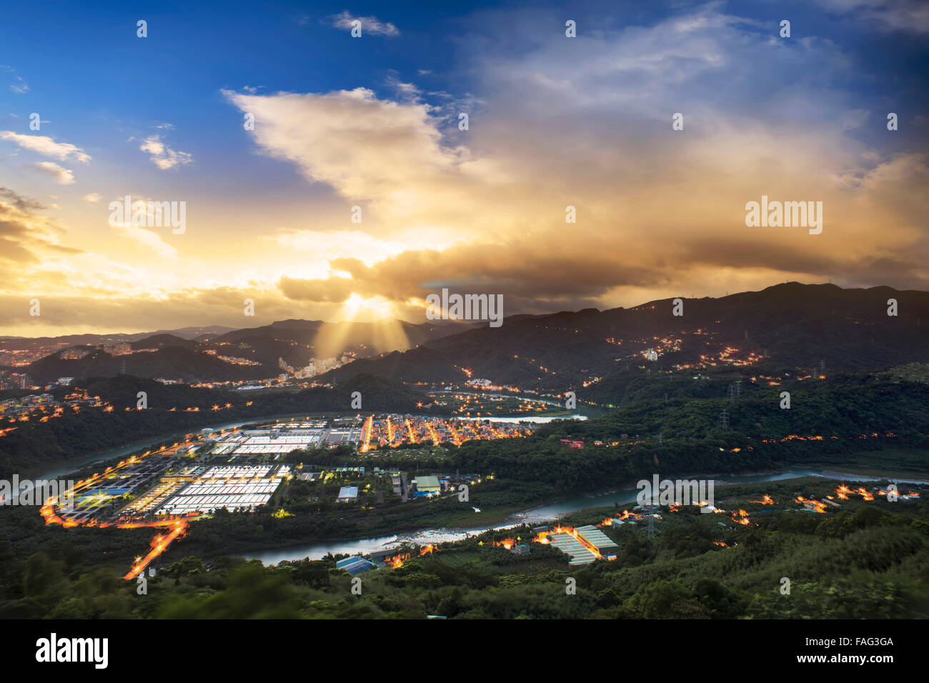 Mountain river sunset hi-res stock photography and images - Alamy