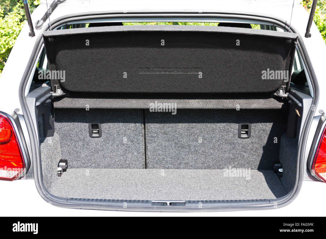 Volkswagen Polo Trunk New VOLKSWAGEN POLO 1.0 TSI 95 R Line 5dr 2025