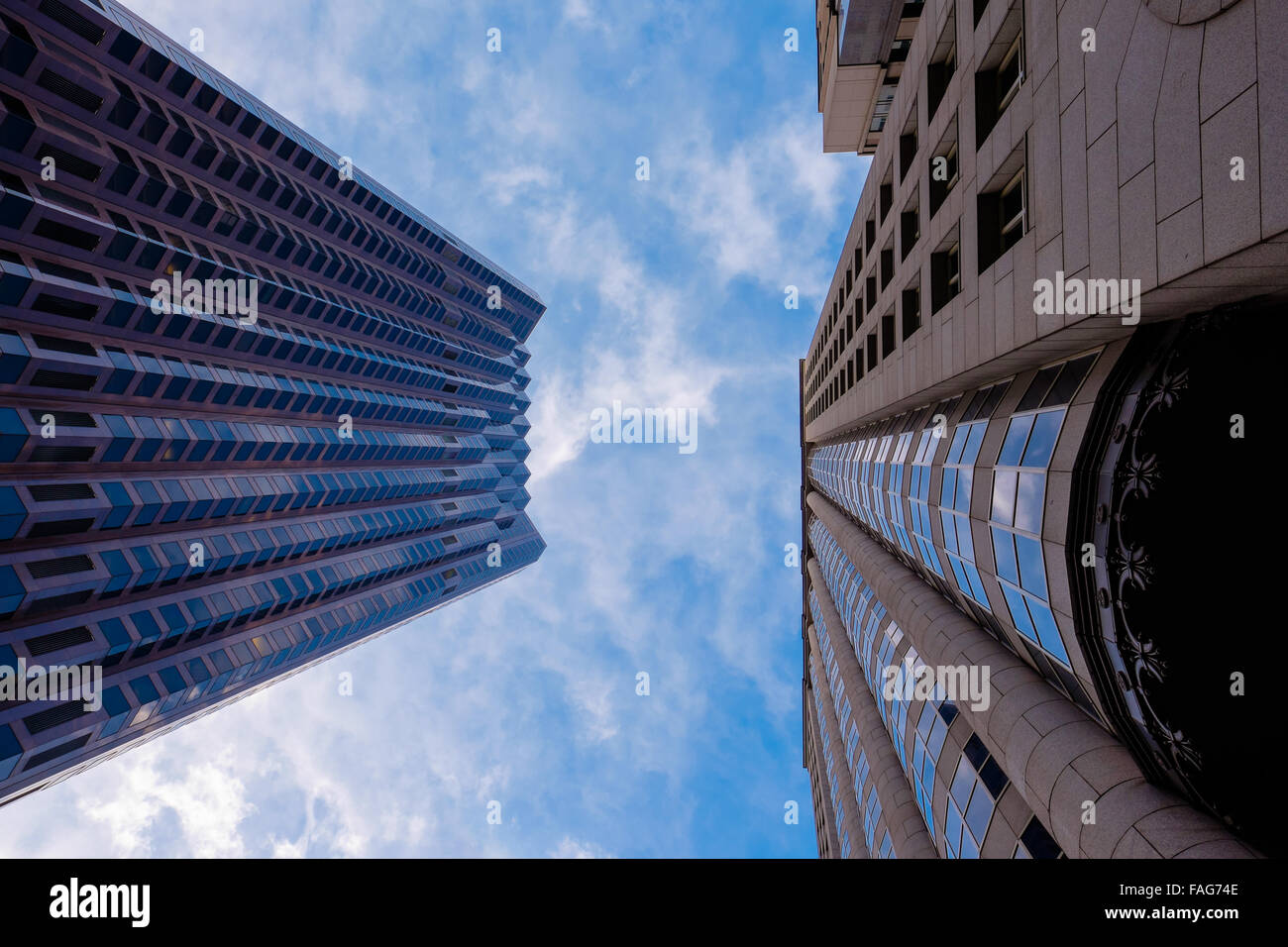 Big skyscraper hi-res stock photography and images - Alamy