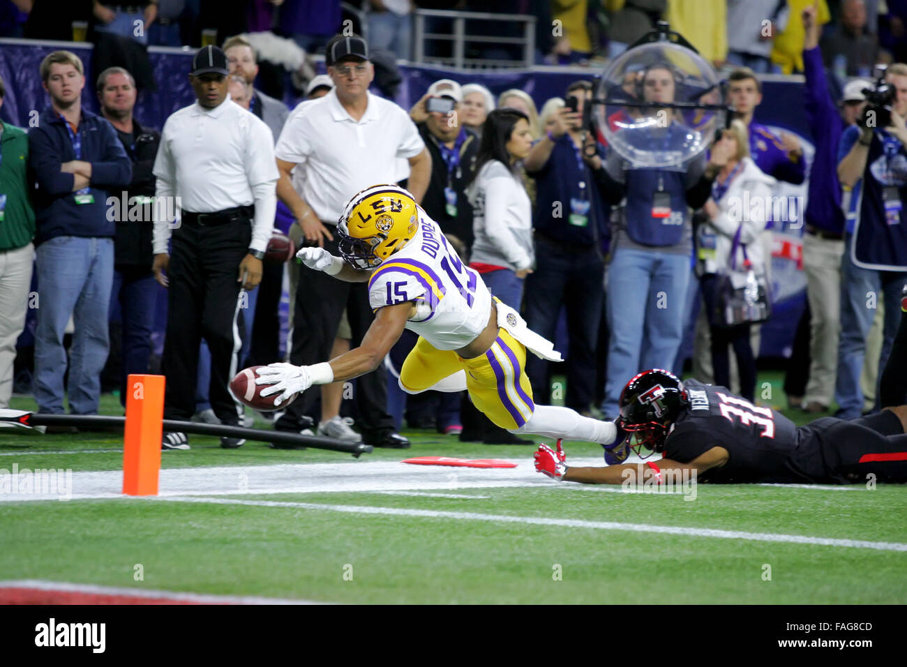 Houston, TX, USA. 29th Dec, 2015. LSU Tigers wide receiver Malachi ...