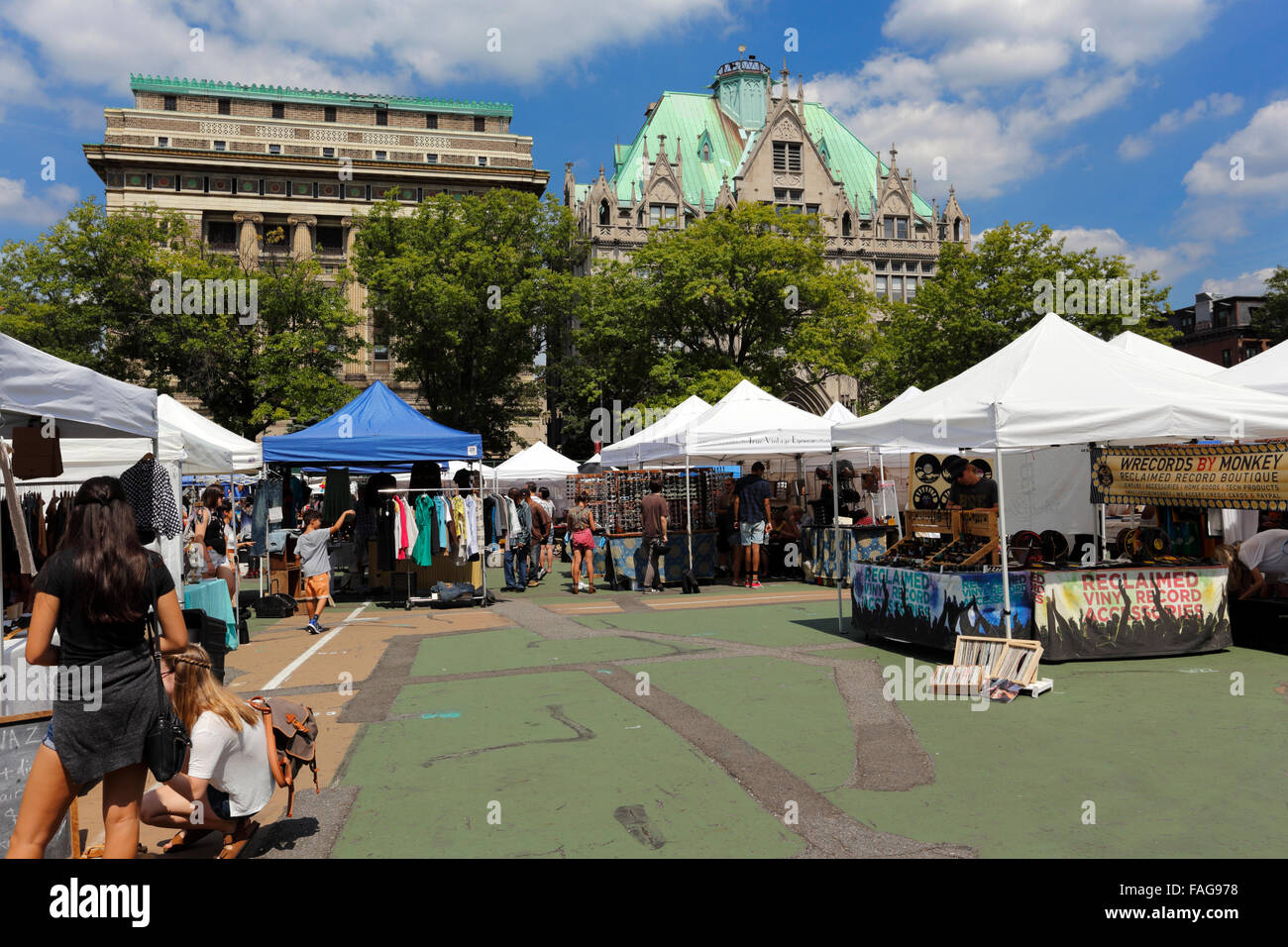 Brooklyn flea market new york hi-res stock photography and images - Alamy