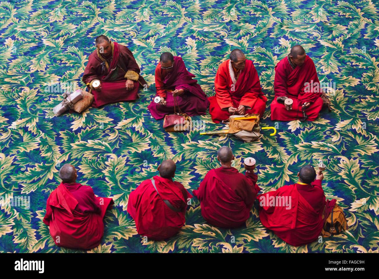 Monks studying Buddhist scripture in Seda Larong Wuming Buddhist ...