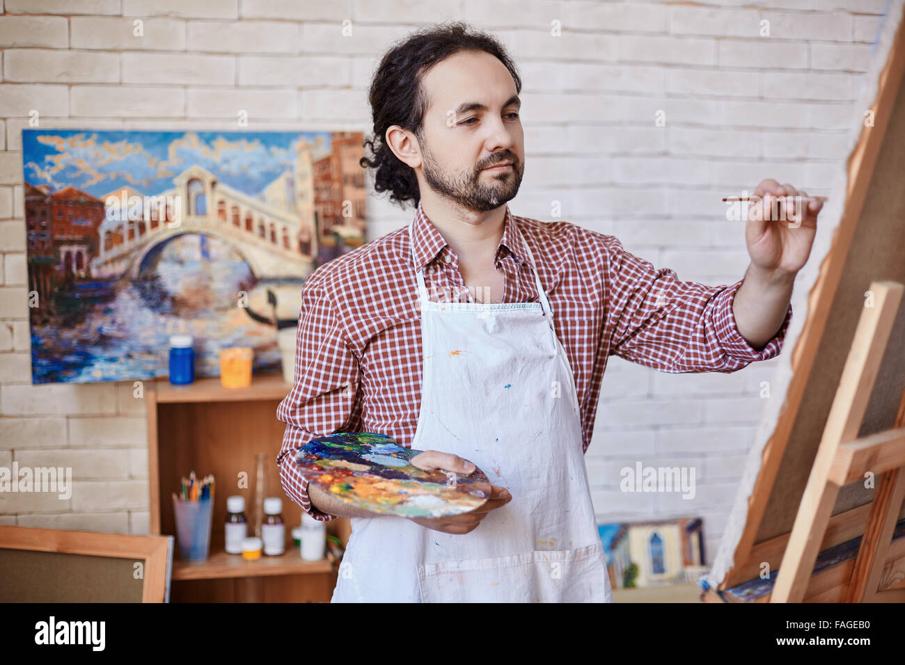 Modern artist hi-res stock photography and images - Alamy